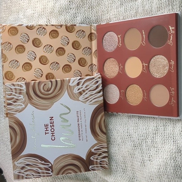 The Chosen Bun Eyeshadow Palette